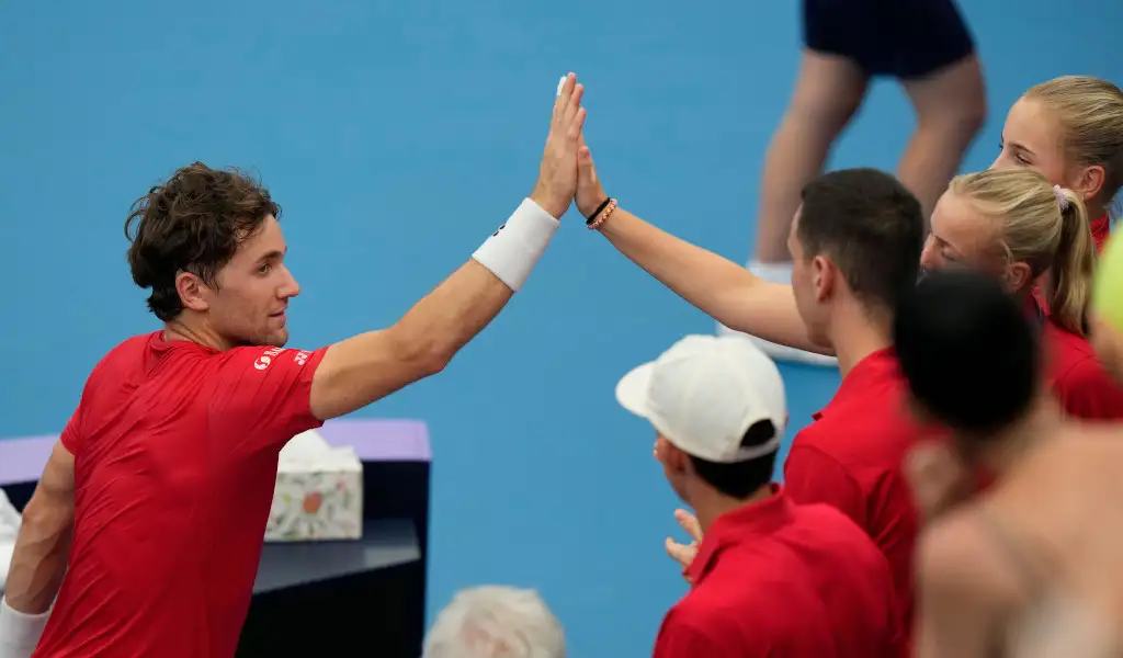 WATCH: Casper Ruud's sister Charlotte and cousin Josefine Falster ...