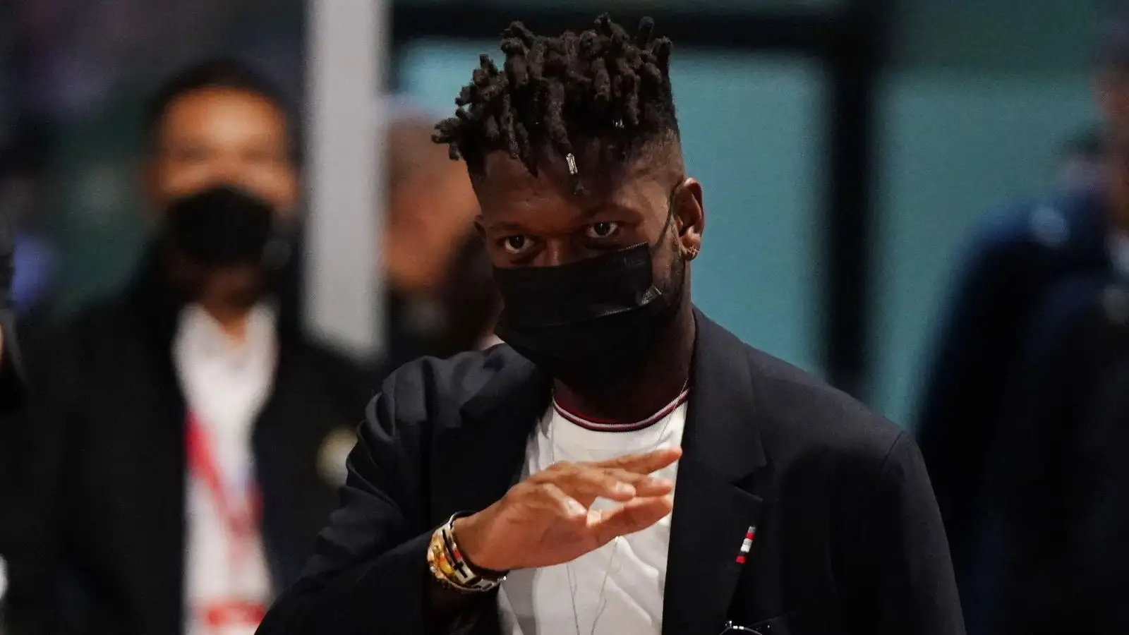 'Risky' Fred perfectly highlights Man Utd need for De Jong as he costs ...