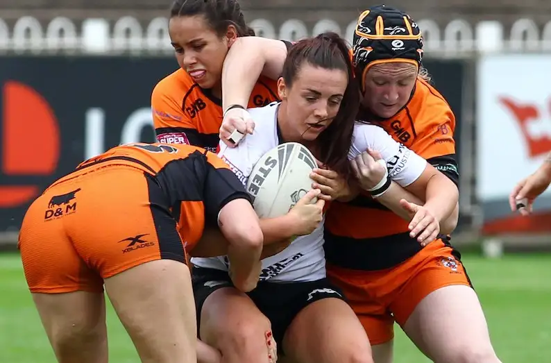 All Onside with Paige Costello: Legs workout | Love Rugby League