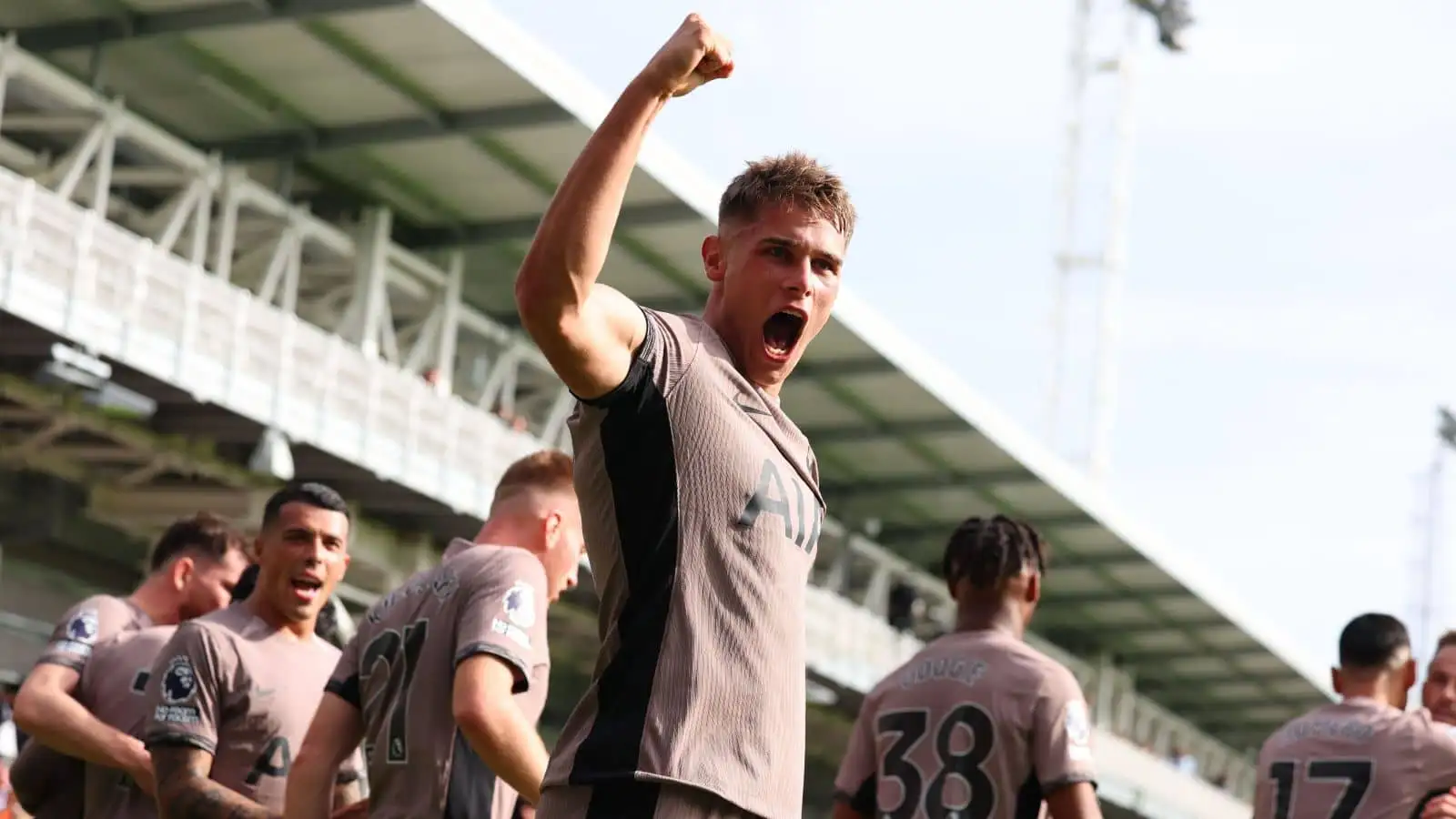 Micky van de Ven gives big update on chances of return to Tottenham ...